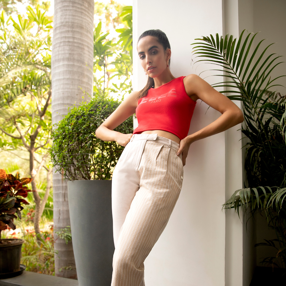 5 Ways To Style T-shirts to bring out the fashionista in you – Iconic India