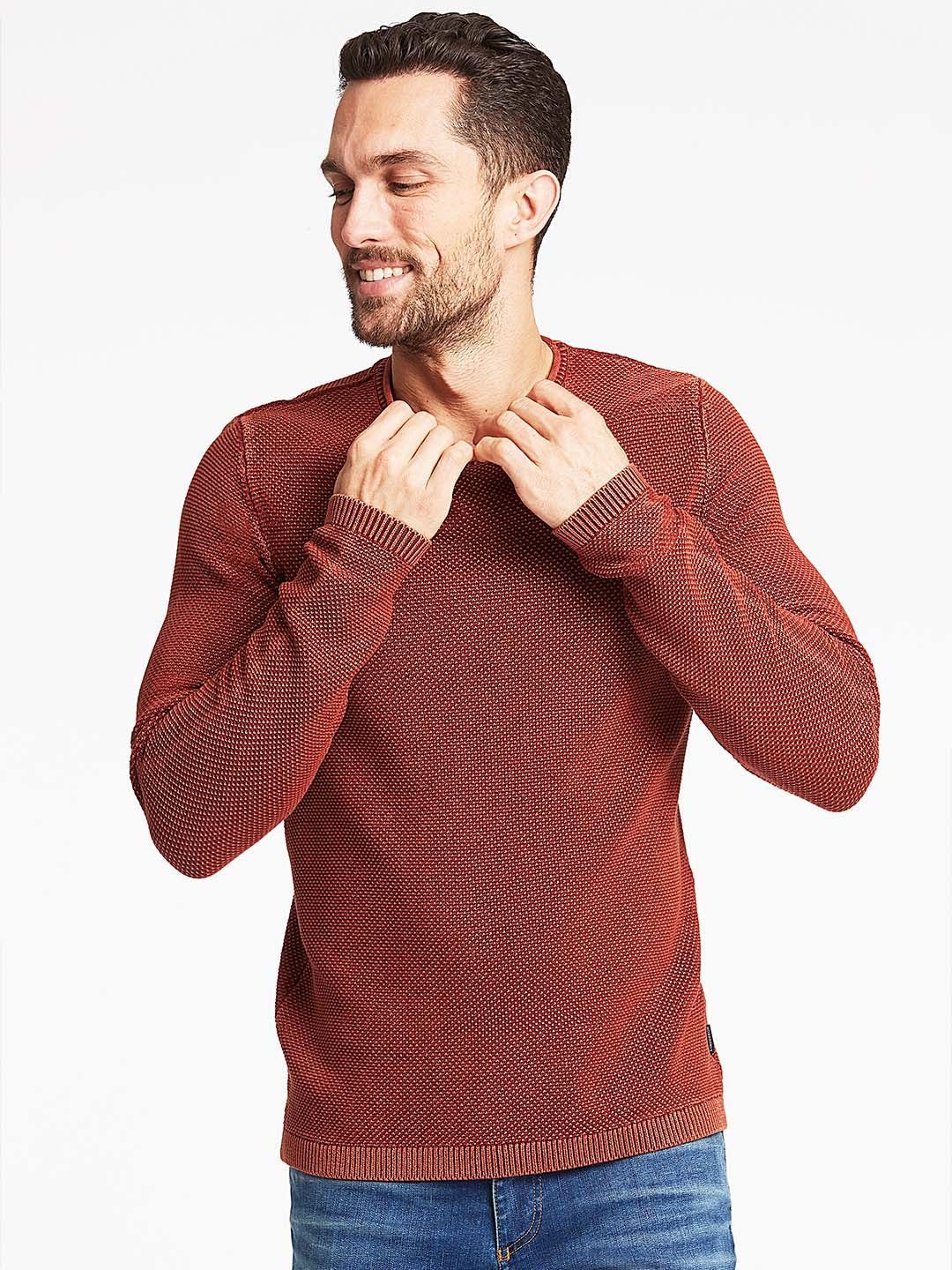 Shop Lindbergh Men Red Solid Sweater Online – Iconic India